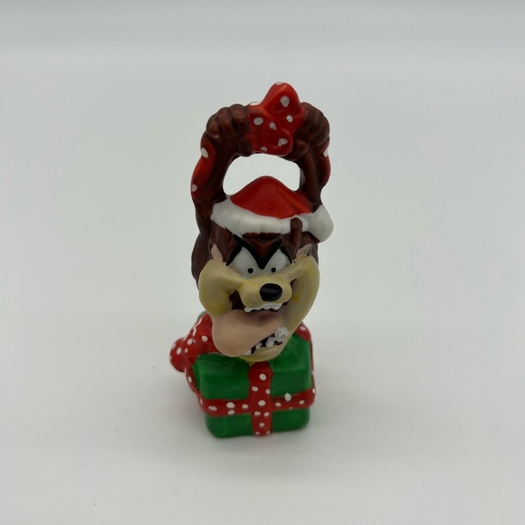 Warner Bros. | Art | Vintage 997 Looney Tunes Taz With Presents ...